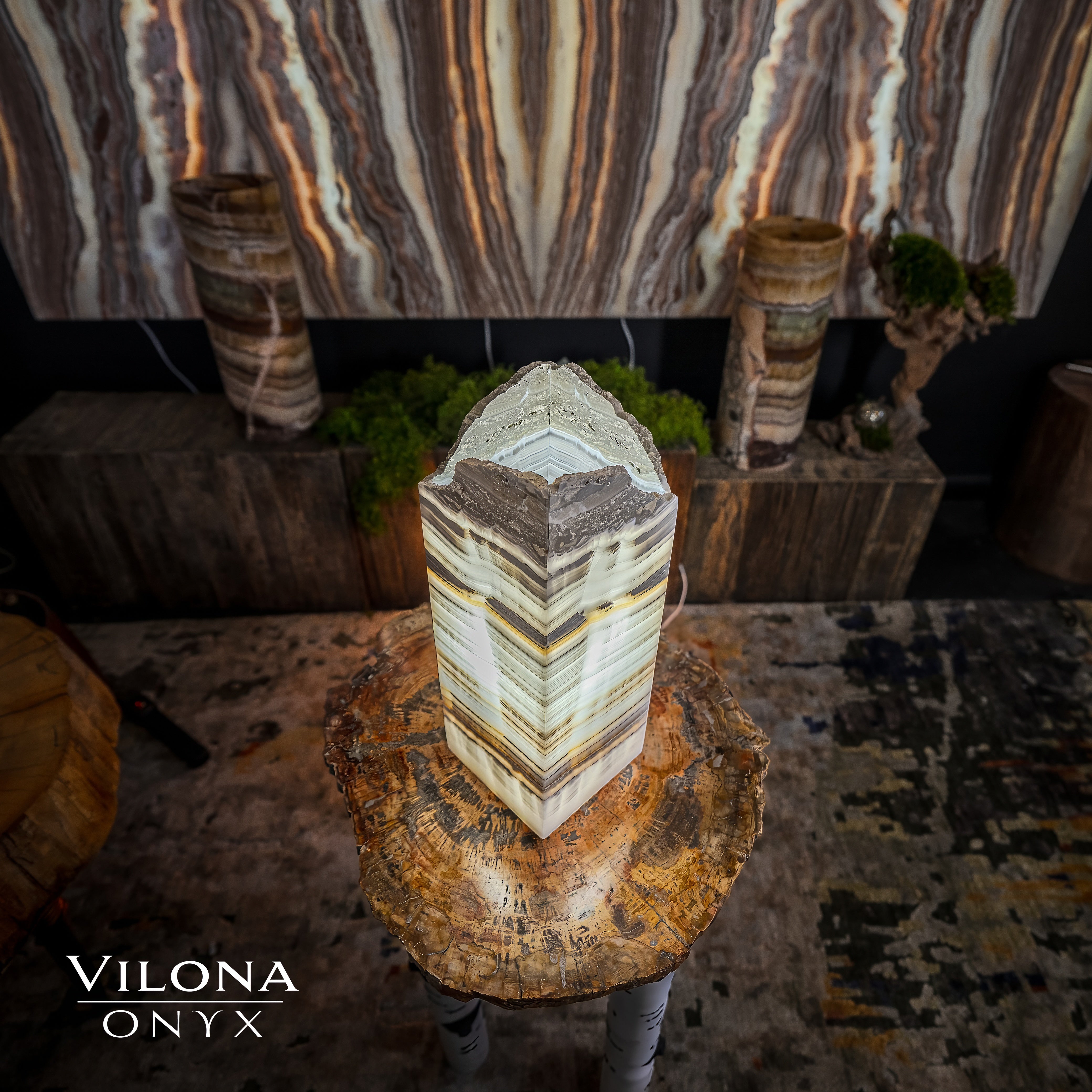 Vilona Onyx - White Ice Onyx Lamp (Table Lamp #6)